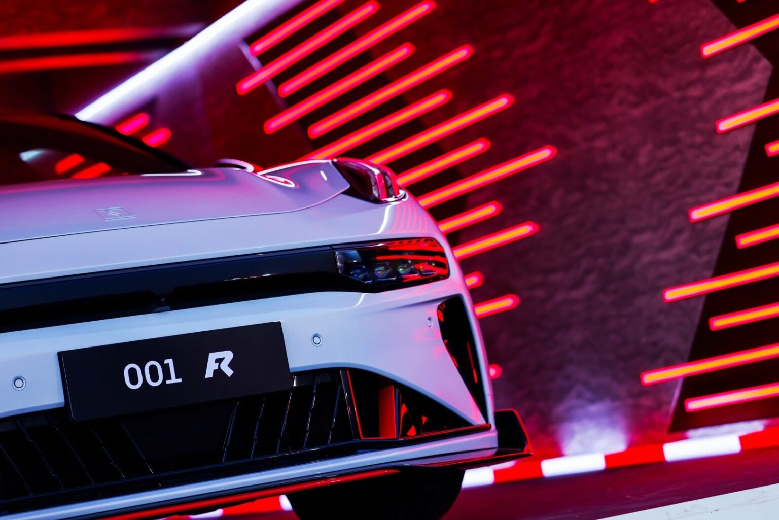 Zeekr 001 FR with 1,247 hp priced at 105,100 USD in China