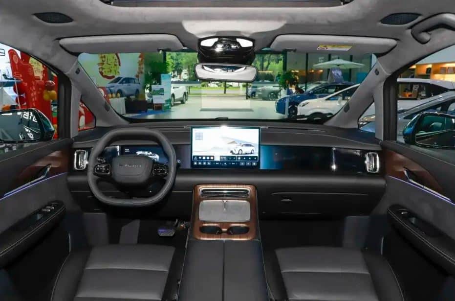 GAC Hycan V09 all-electric MPV launched in China