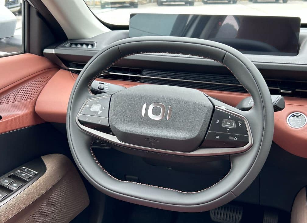 Changan Qiyuan A05 PHEV sedan arrived at dealers in China