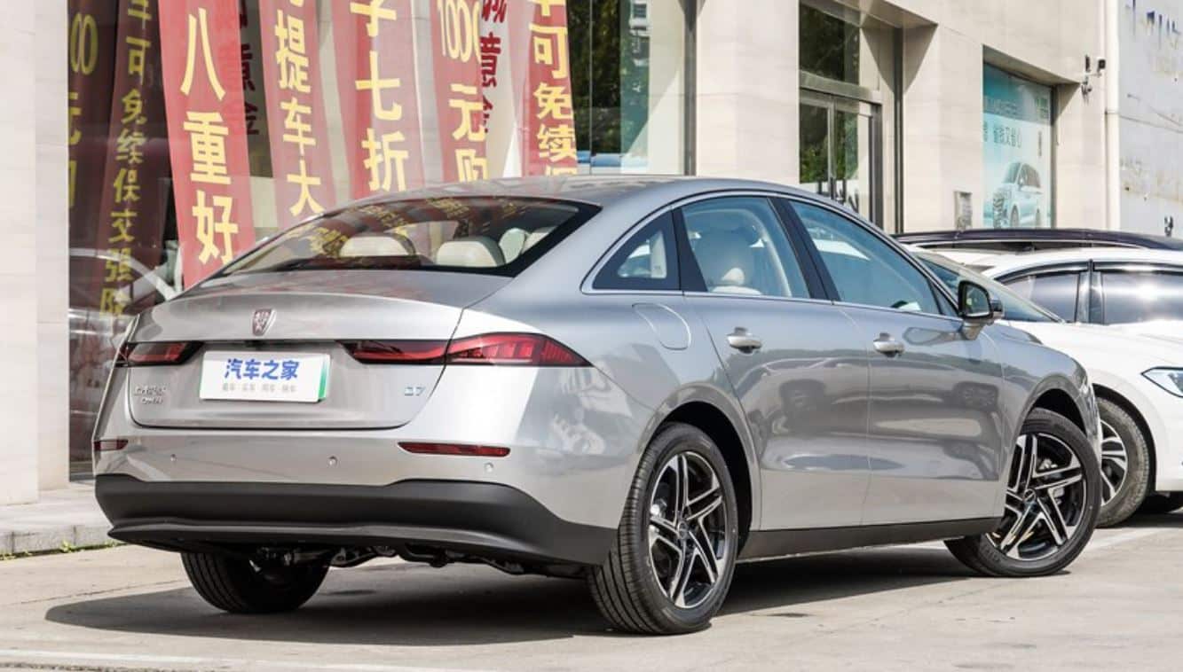 SAIC Roewe D7 sedan arrived at dealers in China