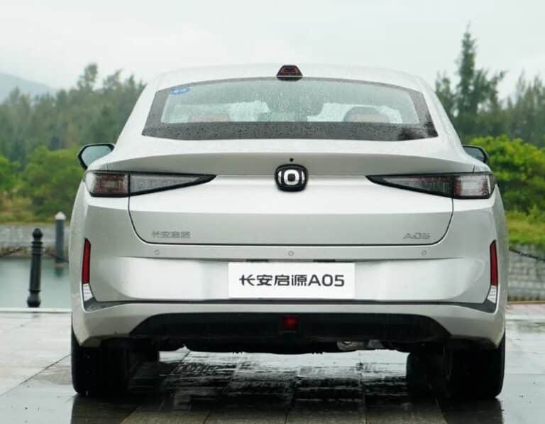 Changan Qiyuan A05 plug-in hybrid sedan launched in China