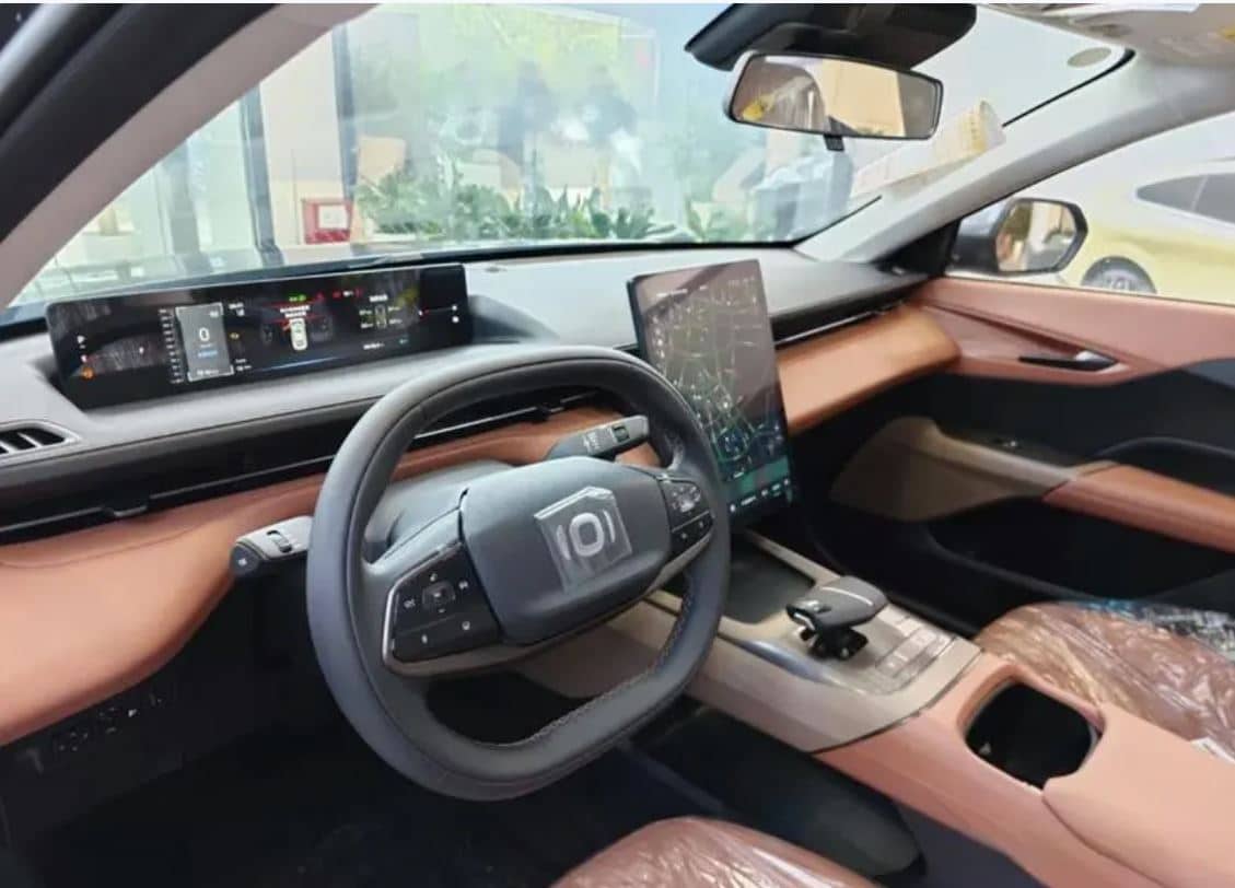 Changan Qiyuan A05 PHEV sedan arrived at dealers in China