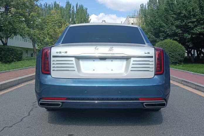 No EVs. A 6-meter Hongqi L5 sedan with V8 is ready for mass production