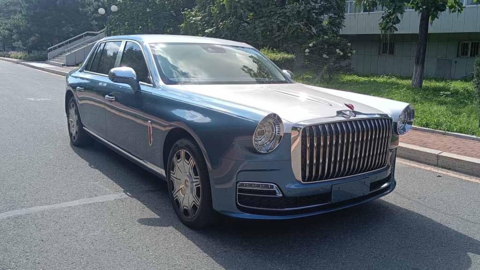 No EVs. A 6-meter Hongqi L5 sedan with V8 is ready for mass production