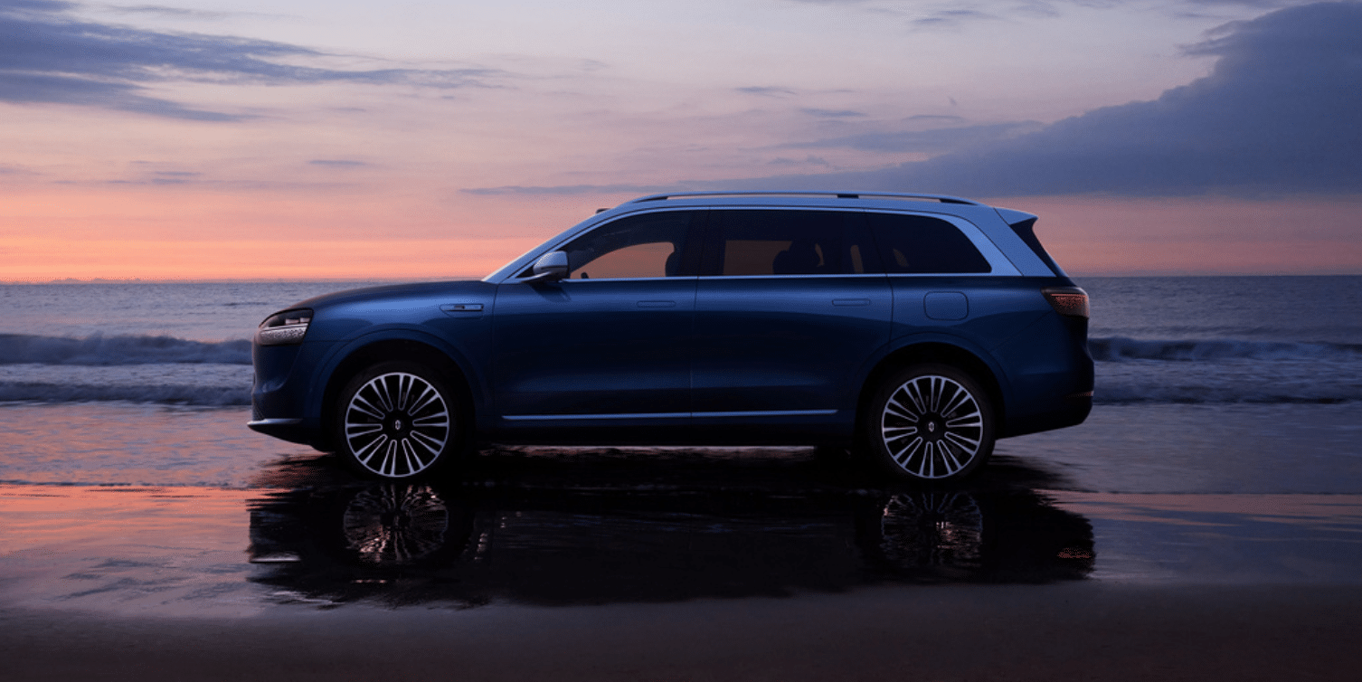 The new version of M7 offers 400 USD discount and other perks