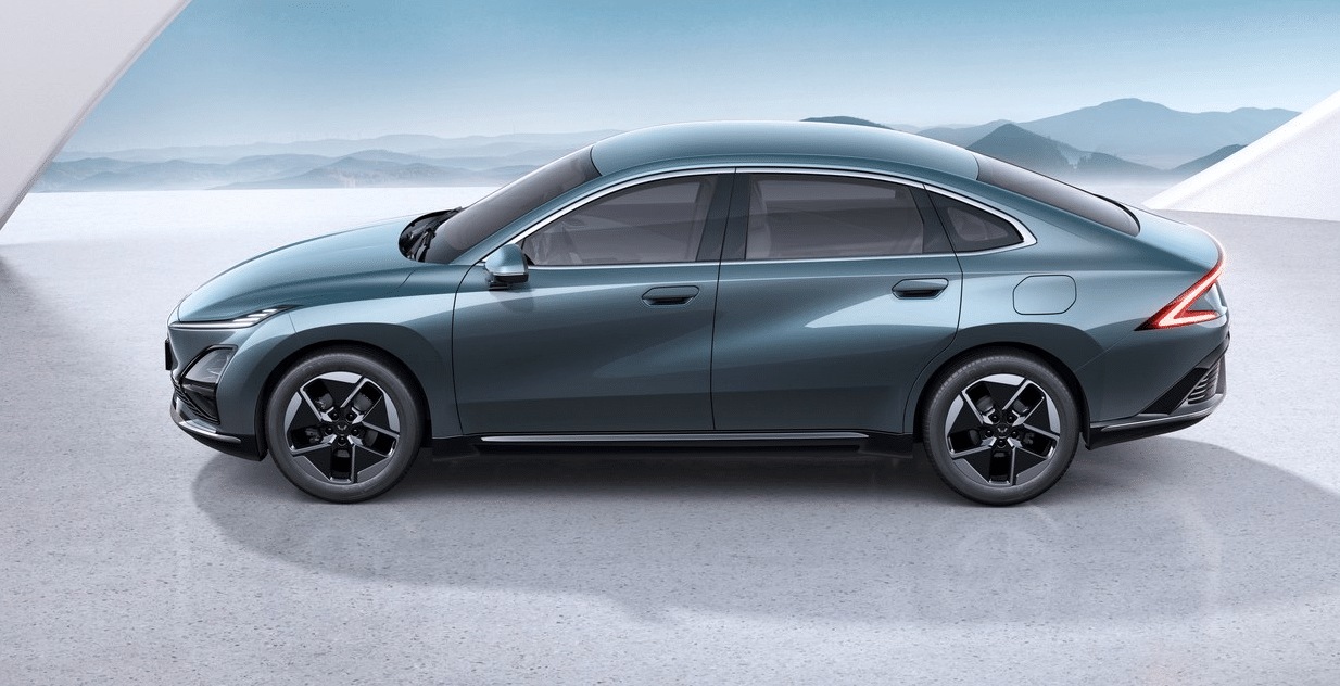 Wuling Starlight reveals its interior