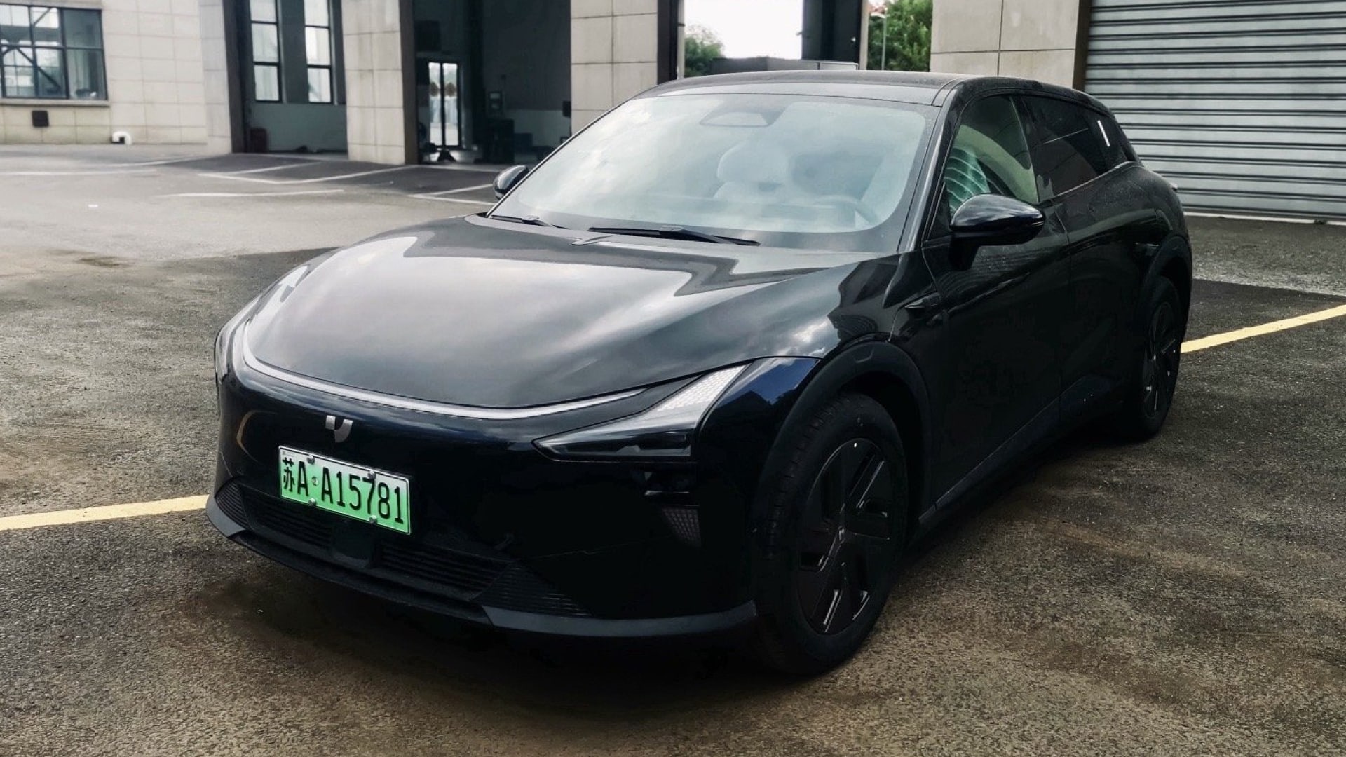 Jiyue 01 from Geely and Baidu is ready for deliveries. Sales to start ...