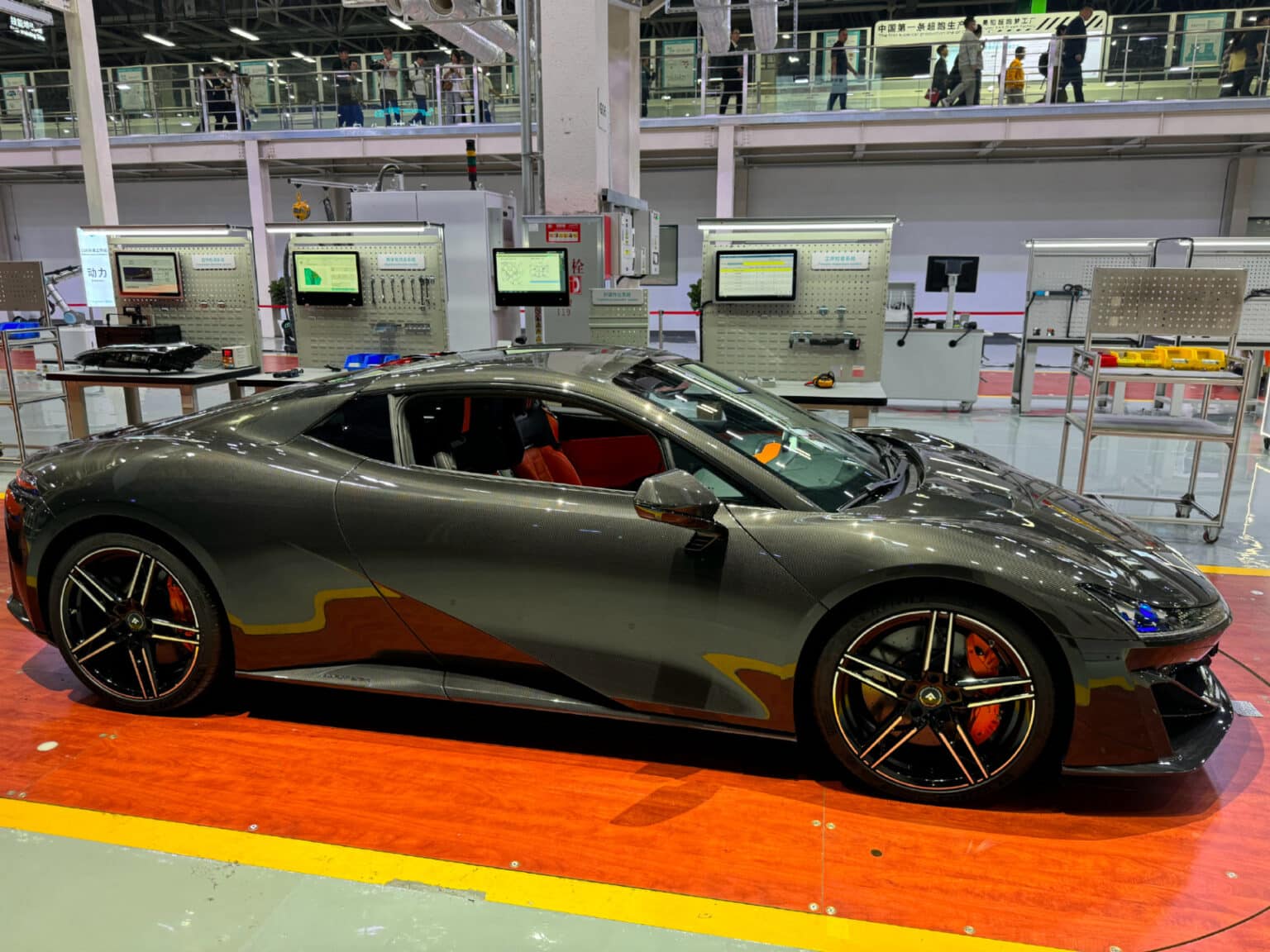 Hyper SSR with 1,224 hp launched in China. Starts at 176,400 USD