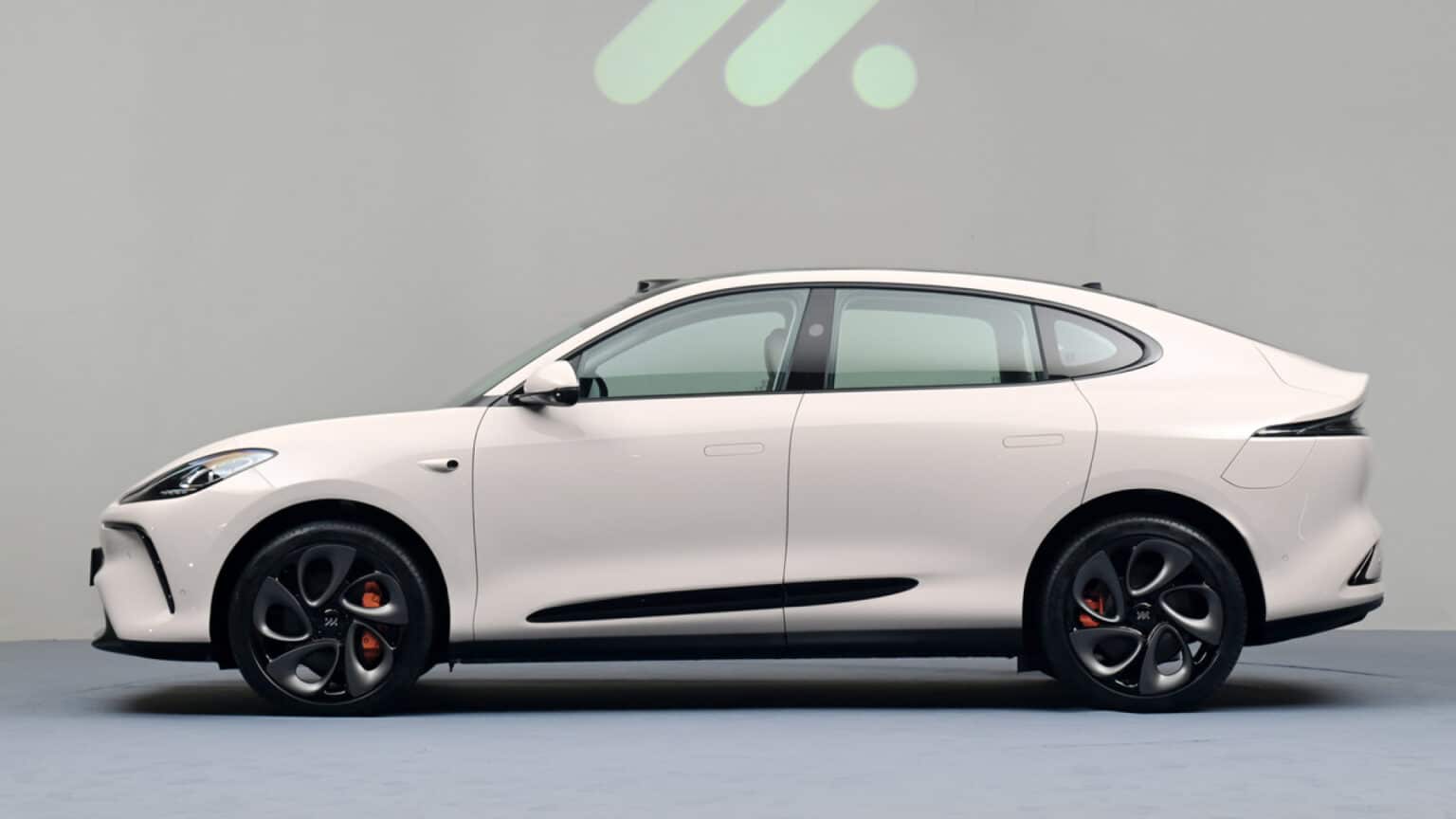 IM LS6 launched in China with 787hp, price starts at 29,430 USD. Model Y rival