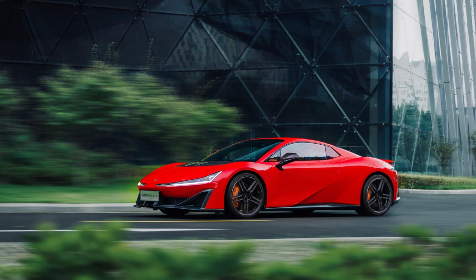 Hyper SSR with 1,224 hp launched in China. Starts at 176,400 USD