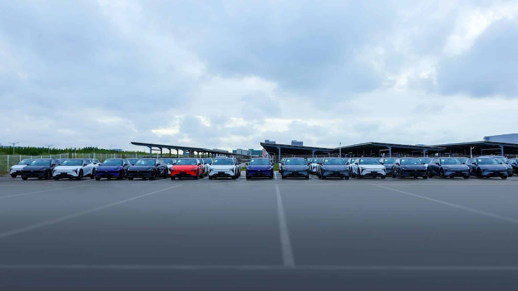 Jiyue 01 from Geely and Baidu is ready for deliveries. Sales to start ...