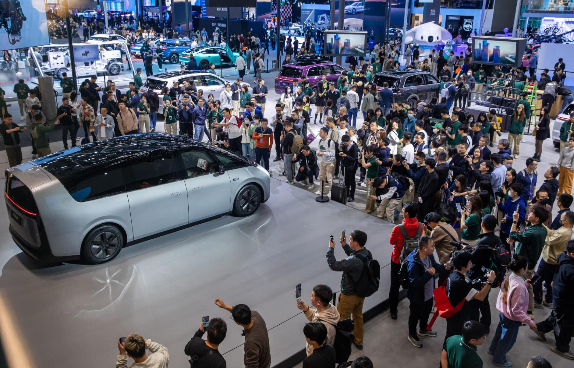 Li Auto's first all-electric car got 10,000 preorders in 1 hour 42 ...