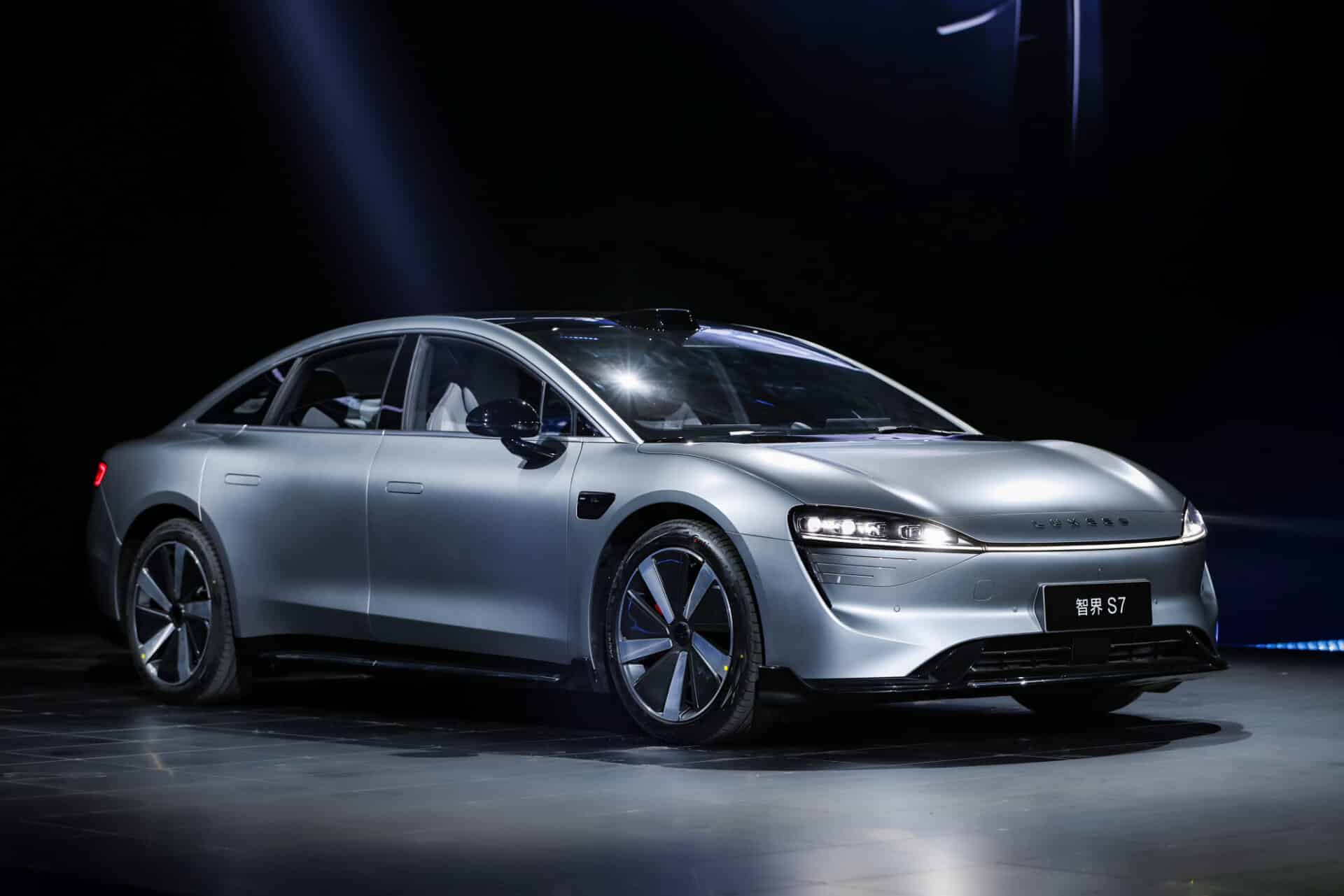 Huawei launched Luxeed S7 with 12.4 kWh/100 km consumption and self-parking