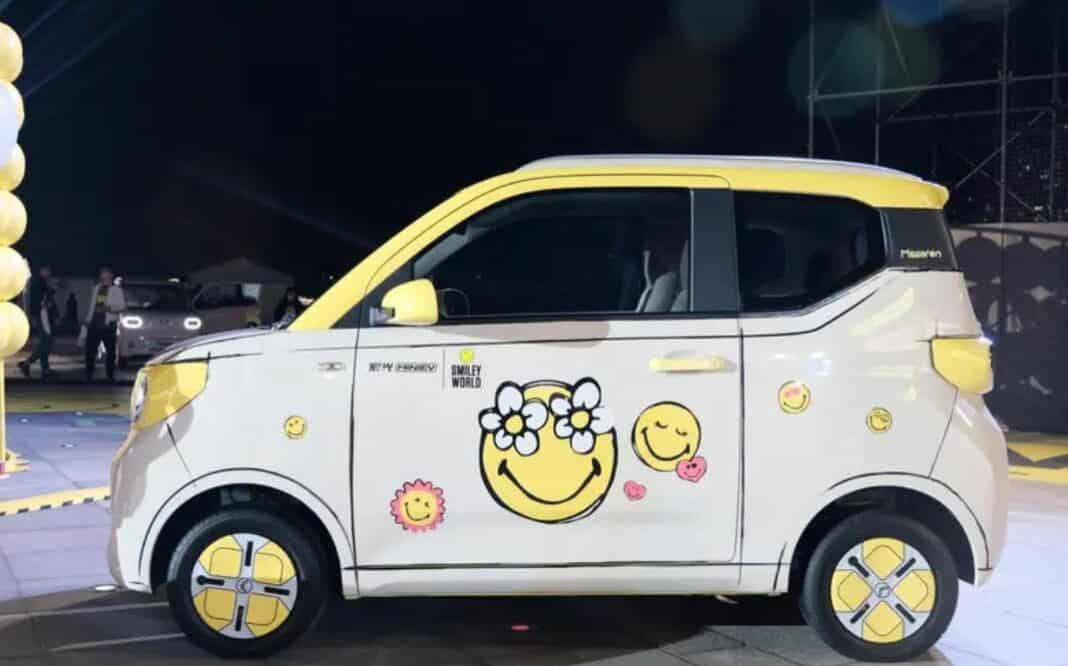 New Wuling Hongguang Mini EV Macaron launched at 6,400 USD