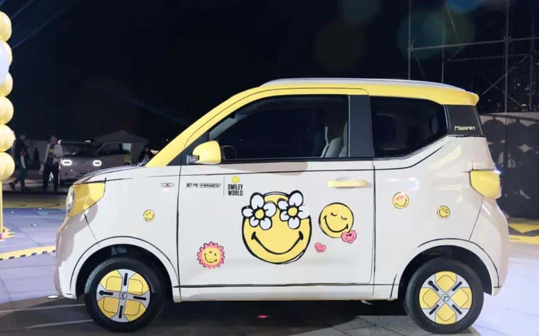 New Wuling Hongguang Mini EV Macaron launched at 6,400 USD