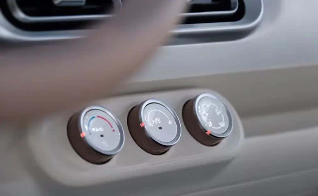 New Wuling Hongguang Mini EV Macaron launched at 6,400 USD