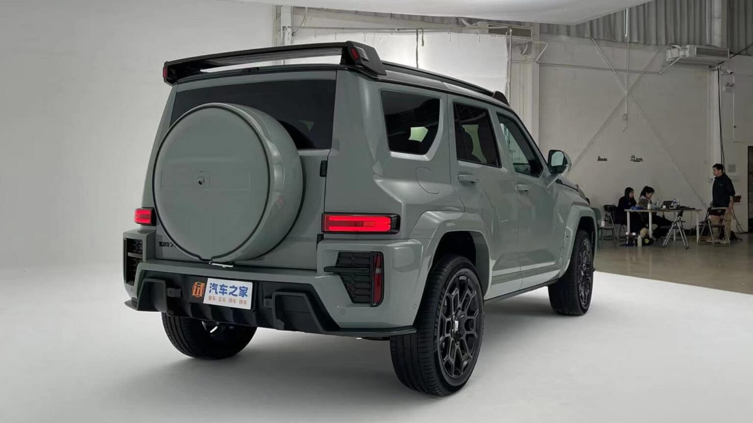 Tank 700 Hi4-T is an off-road beast from Great Wall Motor