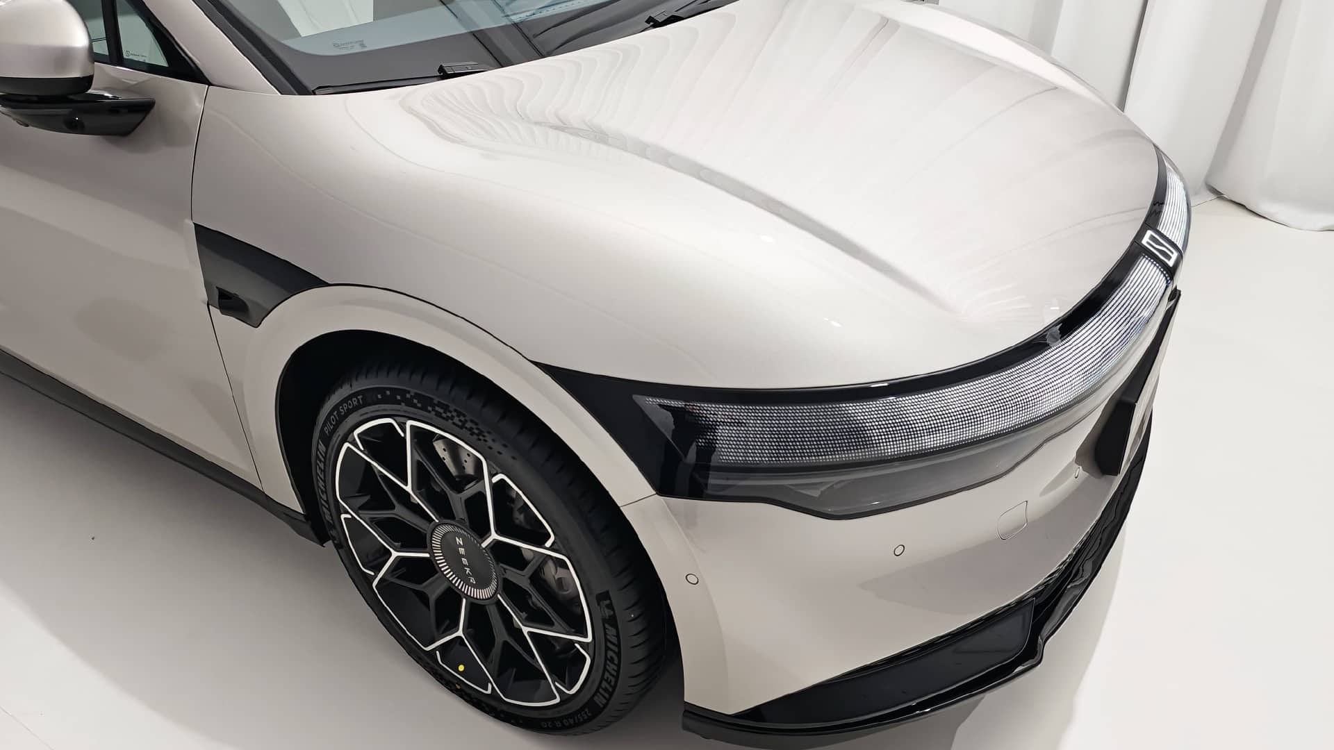 Zeekr 007 unveiled before the premiere at Guangzhou Auto Show