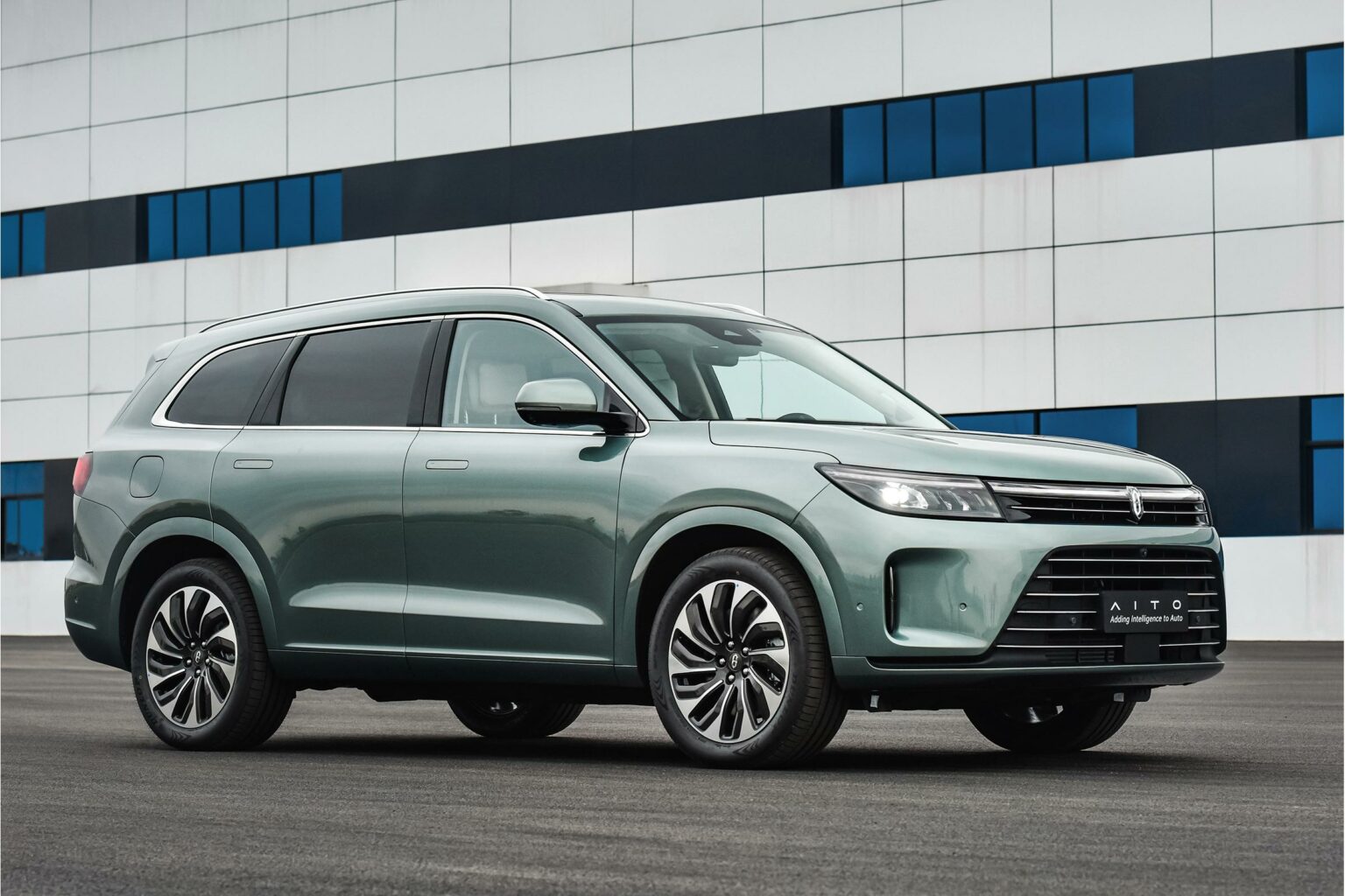 Huawei Aito M7 SUV received 100,000 orders in China