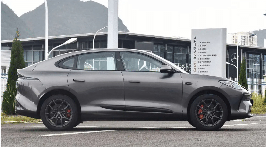 IM LS6 received over 28,000 orders one month after launch