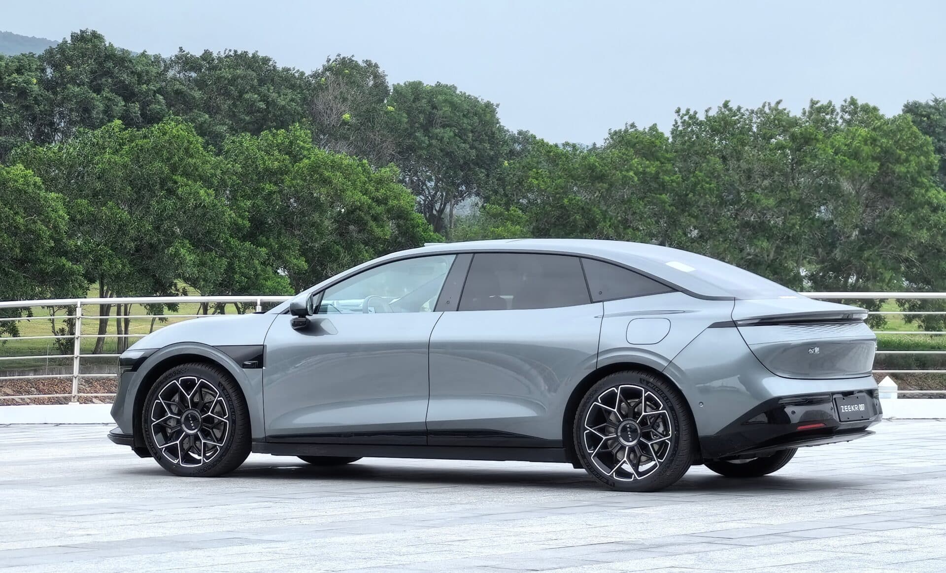 Zeekr 007 launched with the world's fastest charging - 610 km range in ...