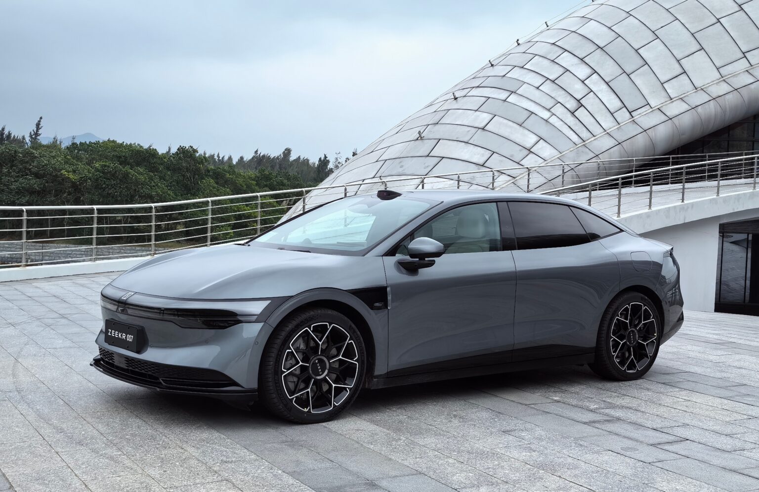 Zeekr 007 launched with the world's fastest charging - 610 km range in ...