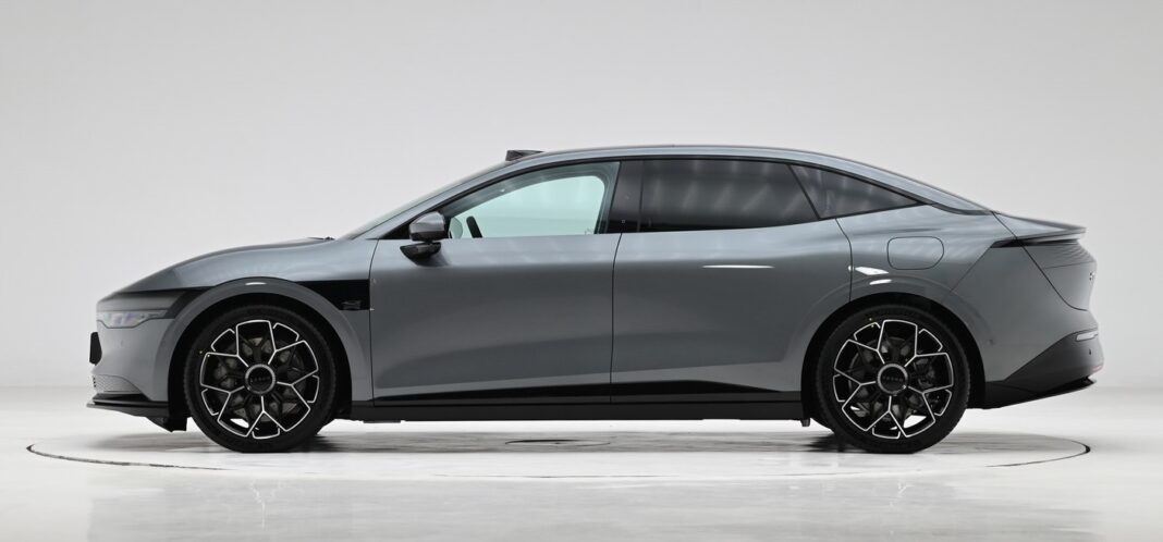 Zeekr 007 launched with the world's fastest charging - 610 km range in ...