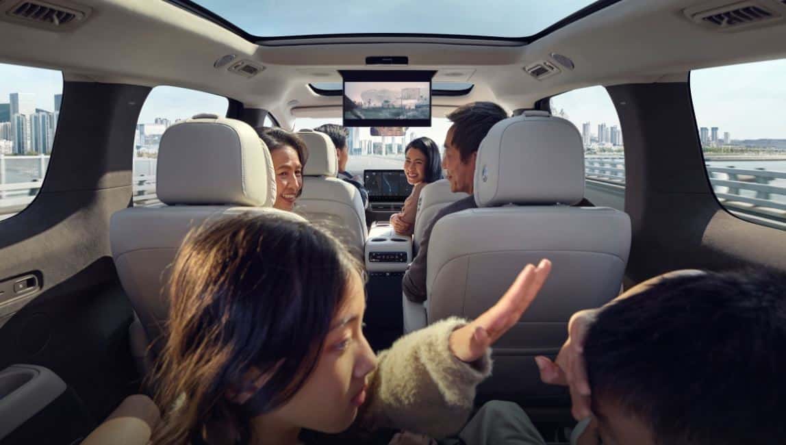 Li Mega all-electric MPV with 710 km range will launch on March 1