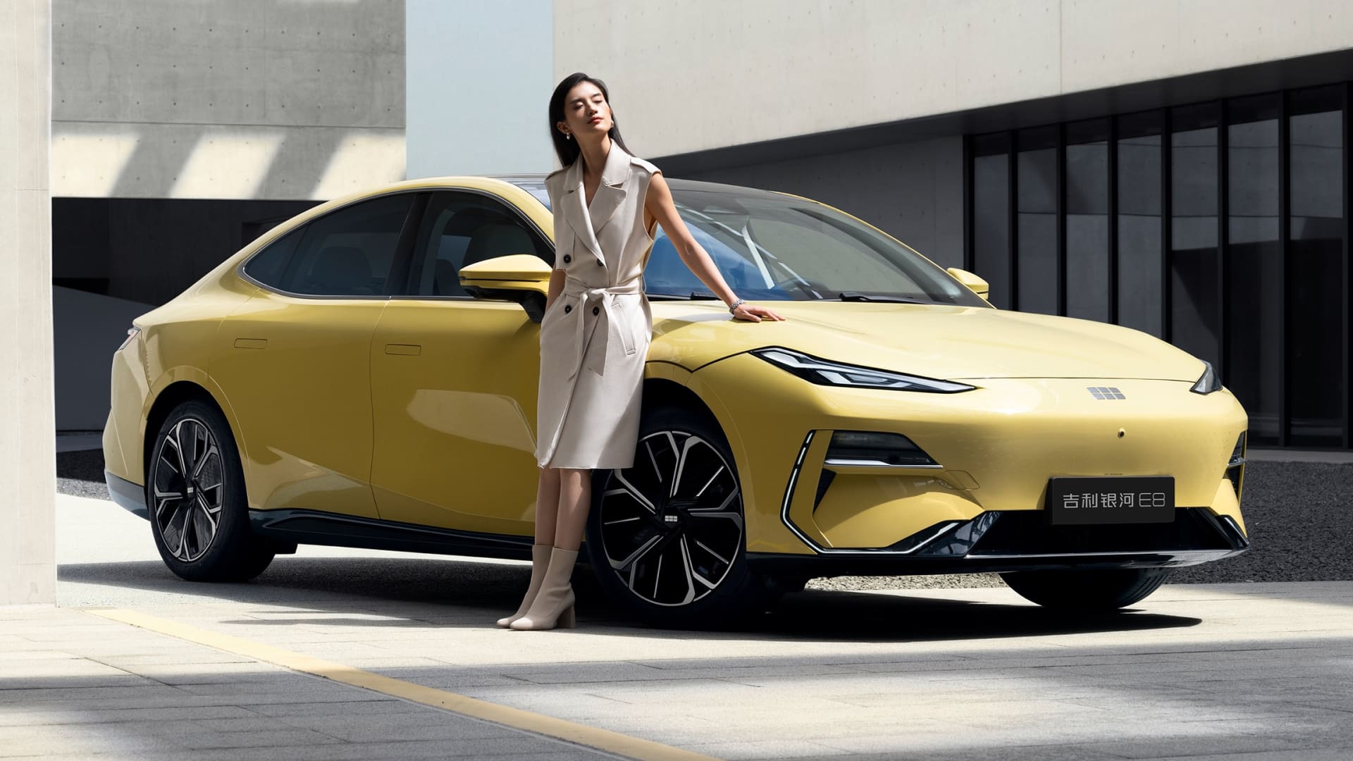 Geely Galaxy E8 pre-orders in China at 26,350 USD with 475 kW