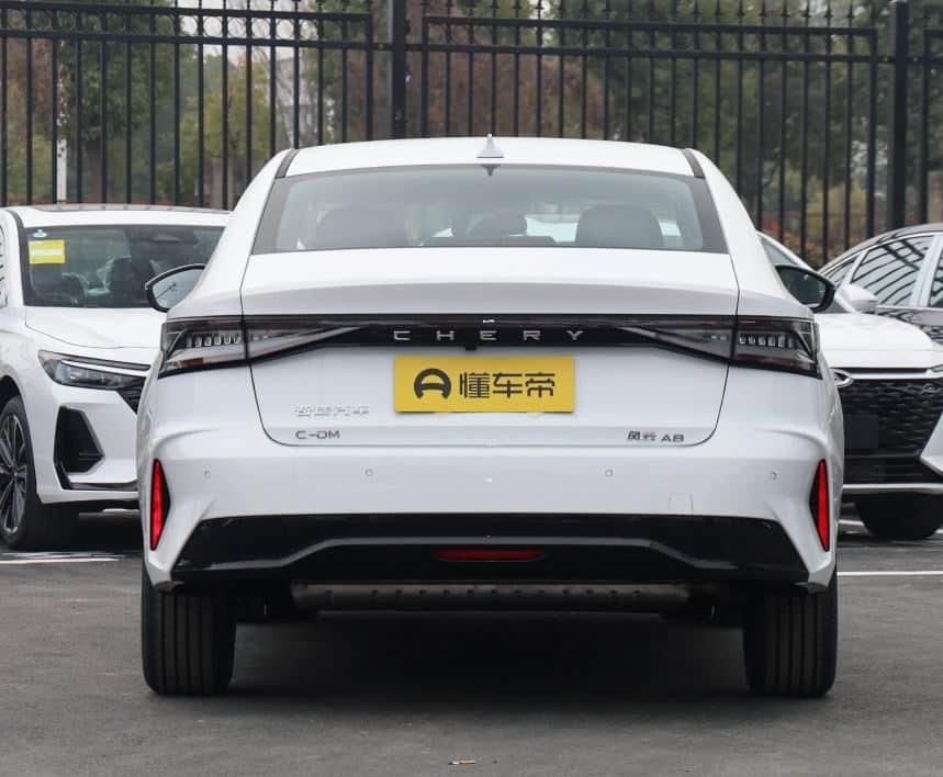 Chery Fengyun A8 plug-in hybrid sedan launched in China