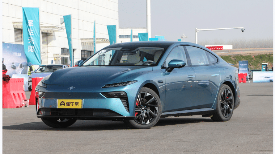 Dongfeng eπ 007 electric sedan presale starts in China