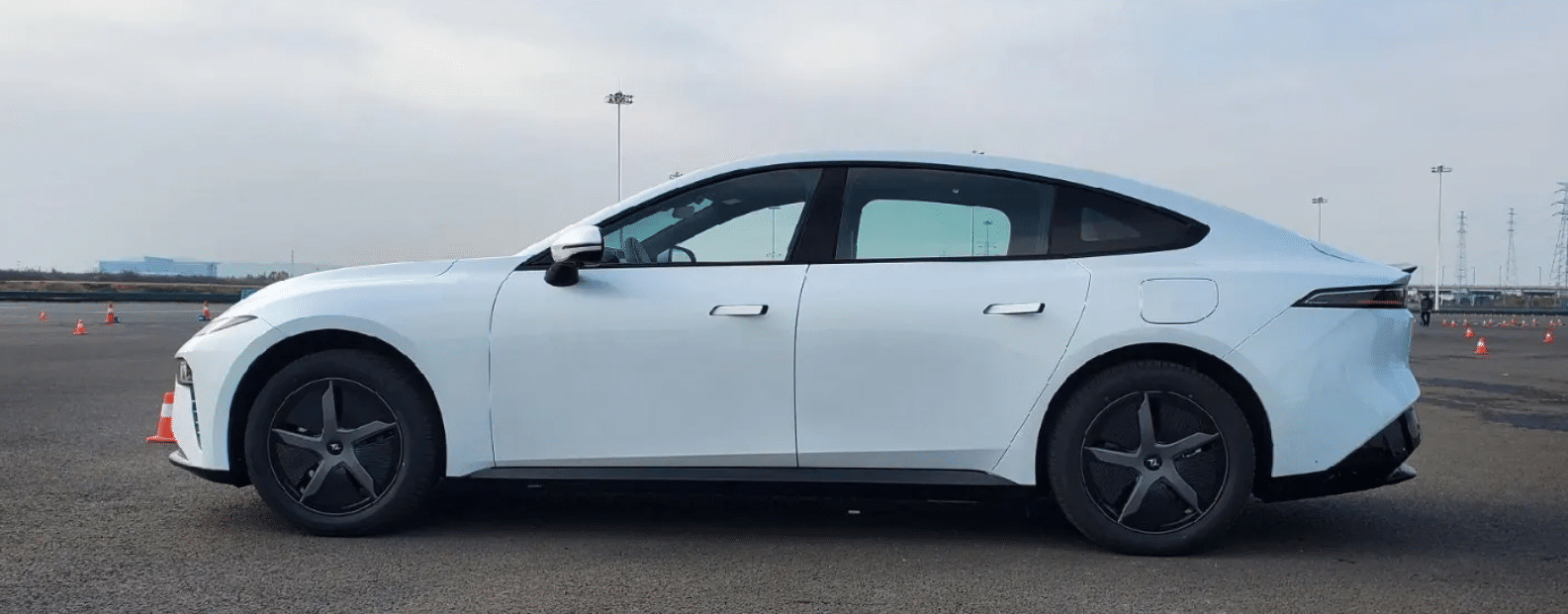 Dongfeng eπ 007 electric sedan will start pre-sale on Jan 16