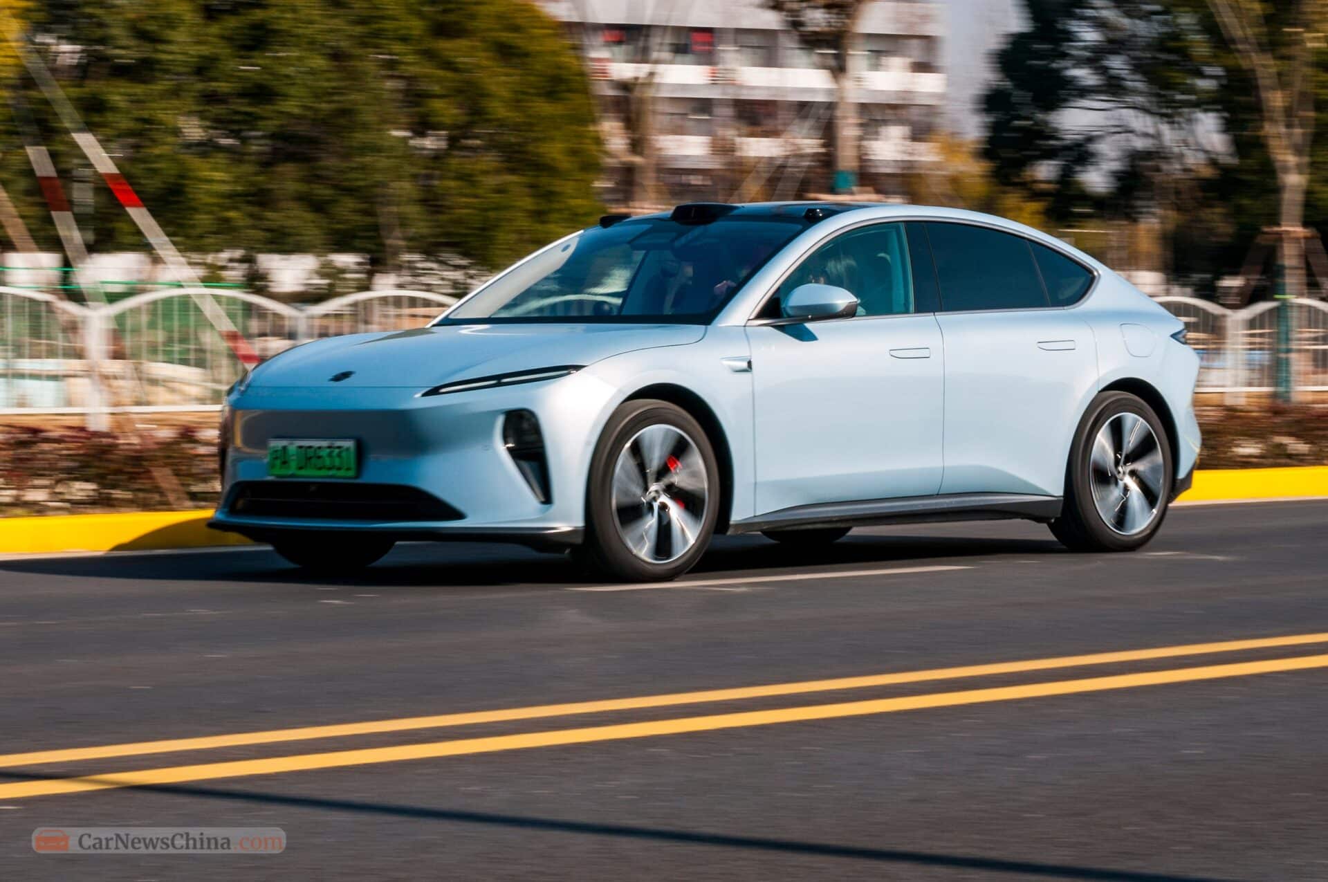 Nio ET5 with range boost revealed in China