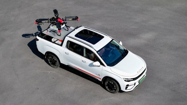 Radar RD6 EV pickup finally gets 4WD