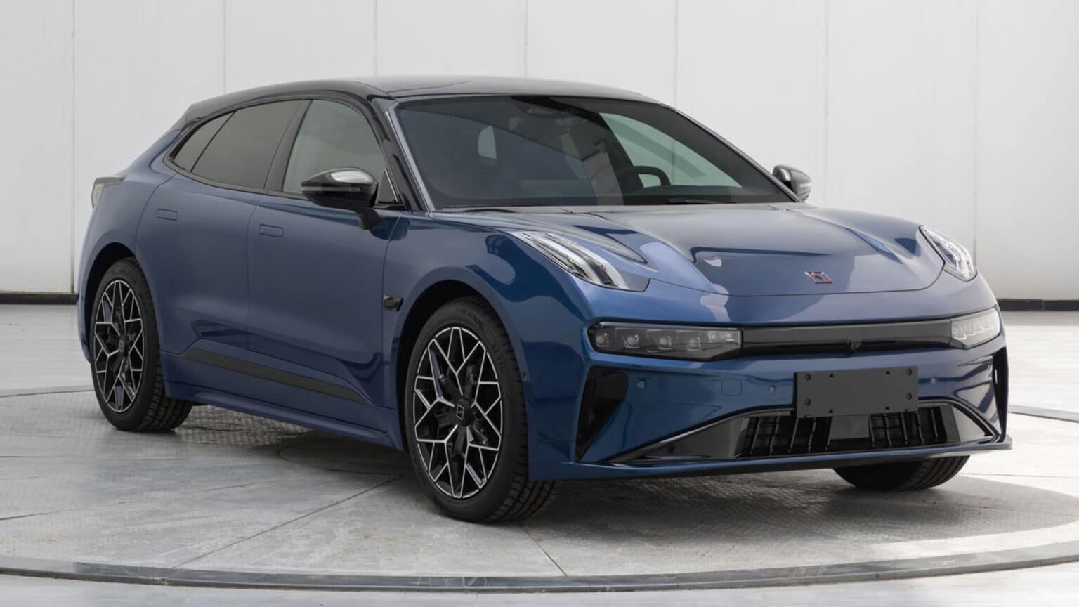 New Zeekr 001 revealed with 95-kWh LFP battery and 722 km range