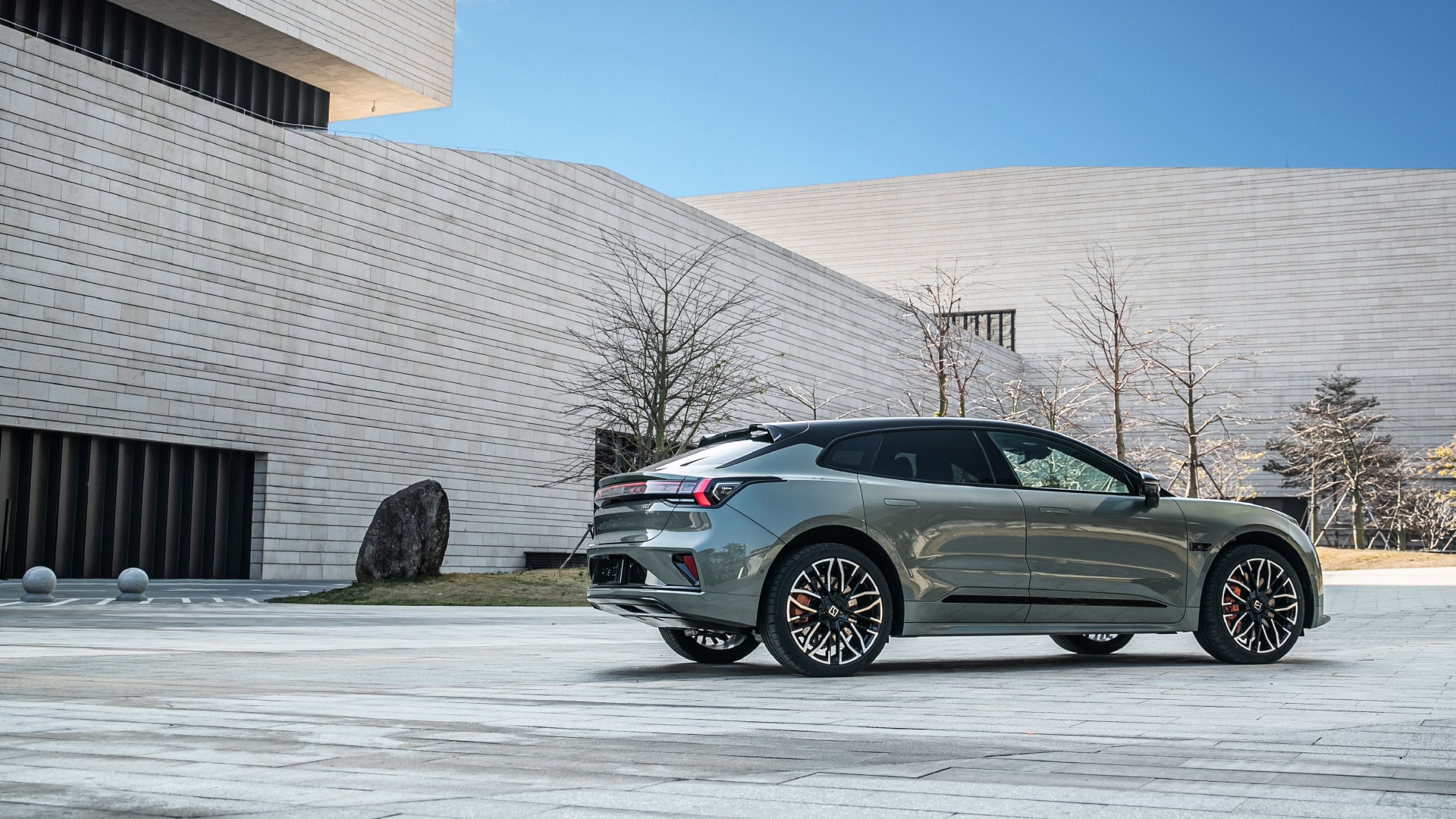 New Zeekr 001 launched in China with 580 kW for 37,500 USD