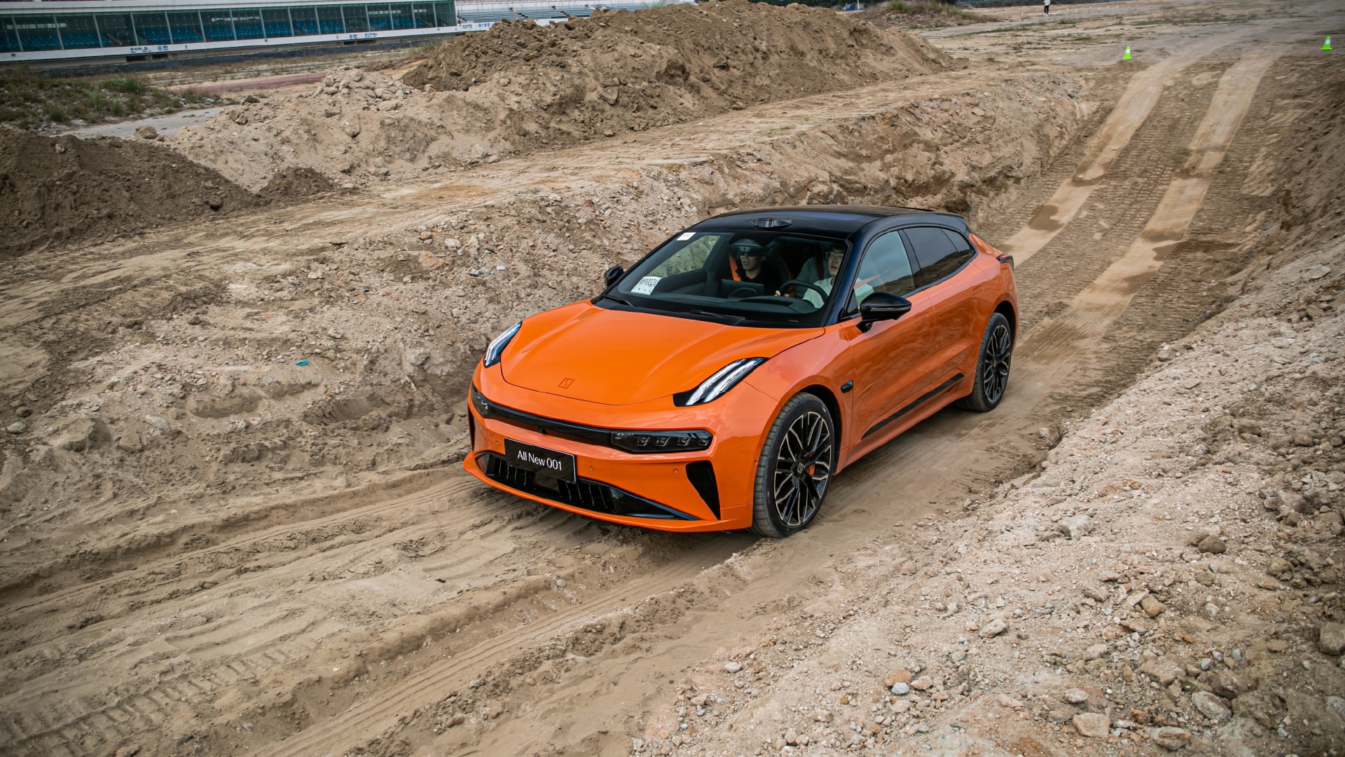 New Zeekr 001 launched in China with 580 kW for 37,500 USD