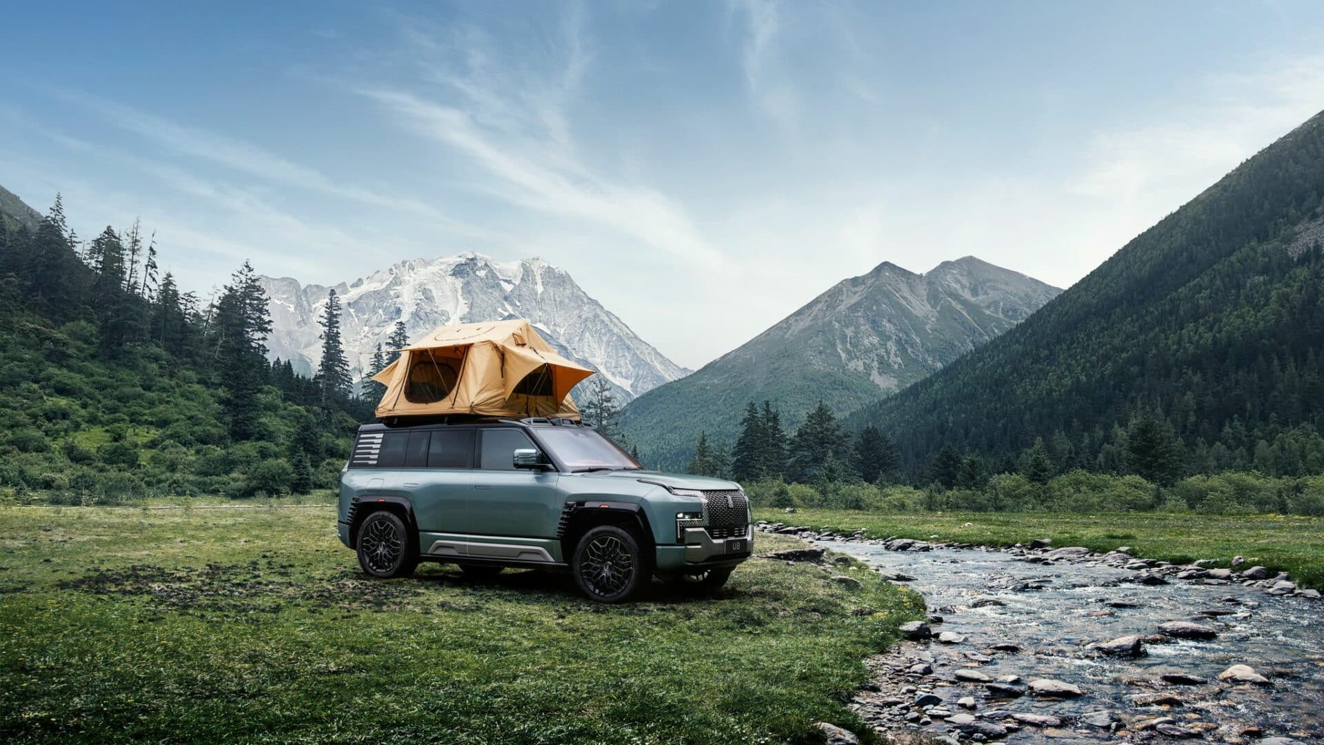 BYD's YangWang U8 water-floating SUV debuts in Europe