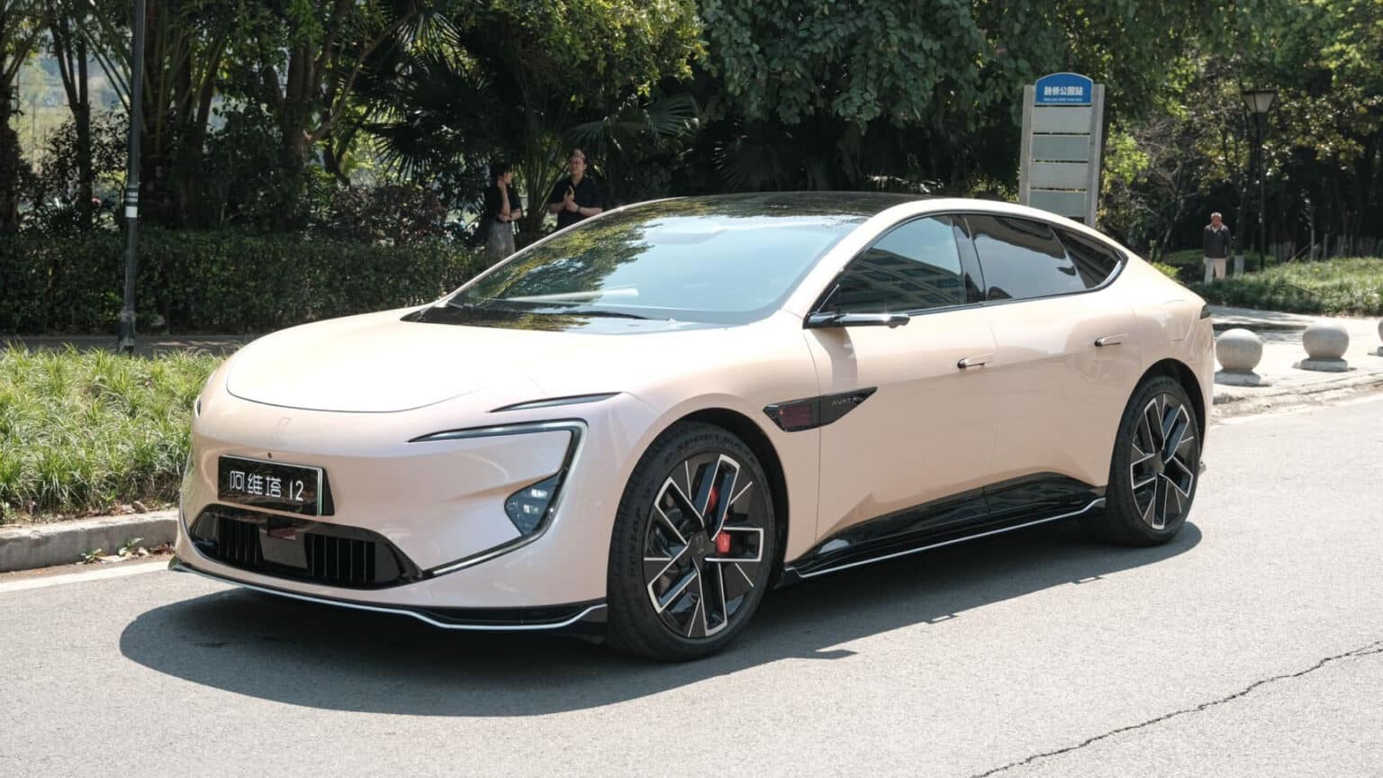 Avatr 12 revised, launched in China starting at 36,800 USD