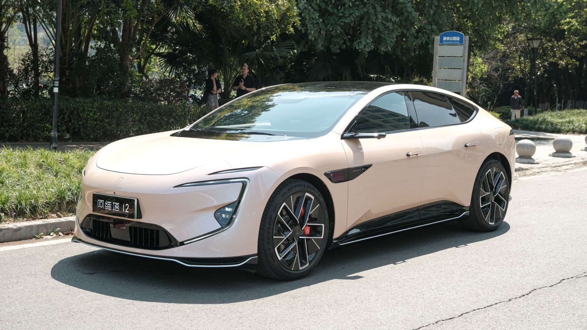 Avatr 12 revised, launched in China starting at 36,800 USD