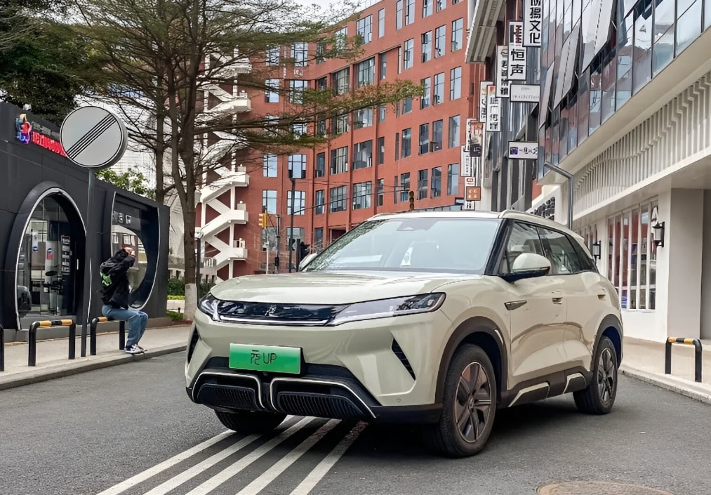 BYD Yuan UP launched, price starts at 13,400 USD