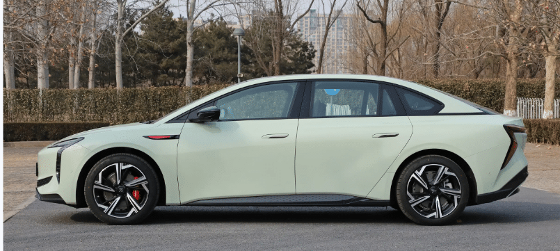 Hongqi EH7 enters market at 31,900 USD in China