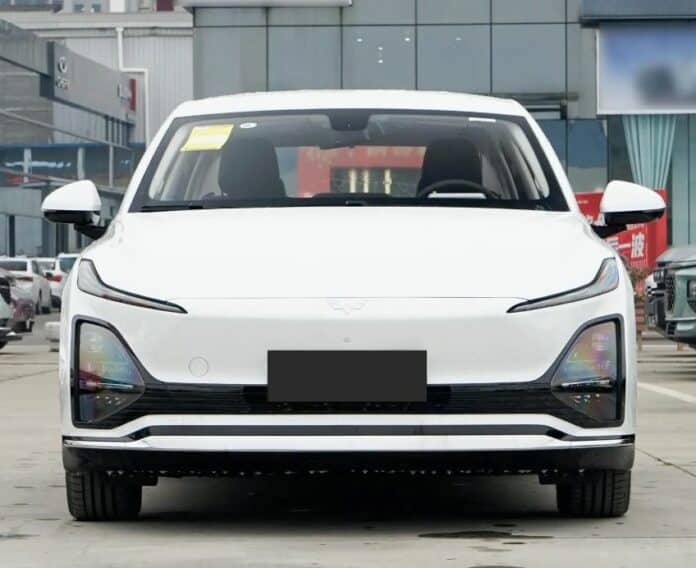 Wuling Starlight EV sedan pre-sale starts at 15,100 USD