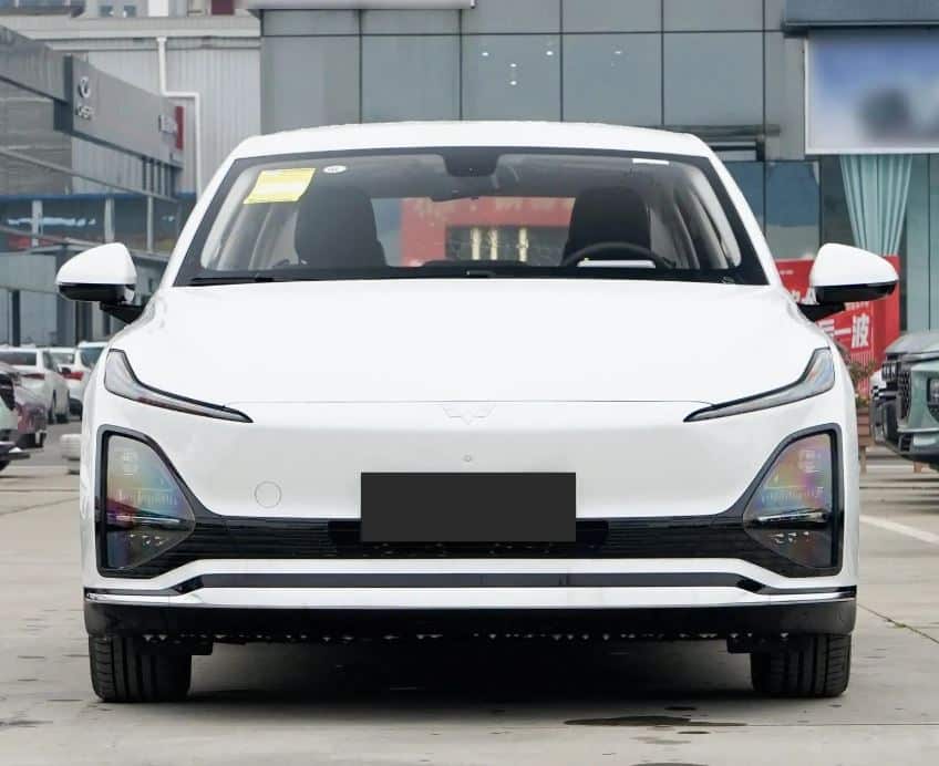 Wuling Starlight EV sedan pre-sale starts at 15,100 USD