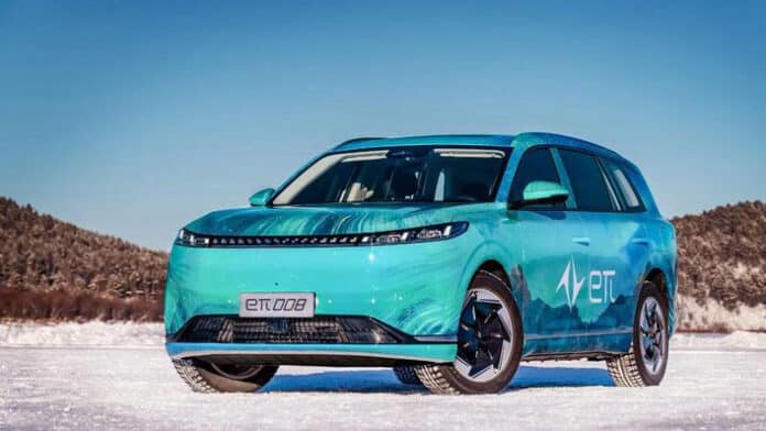 Dongfeng eπ 008 to debut at the Beijing Auto Show in late April