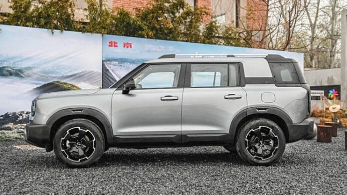 BAIC launches 2nd gen BJ30 with hybrid version