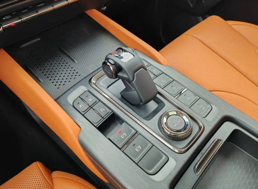 New Haval H9 rolled off production line in China