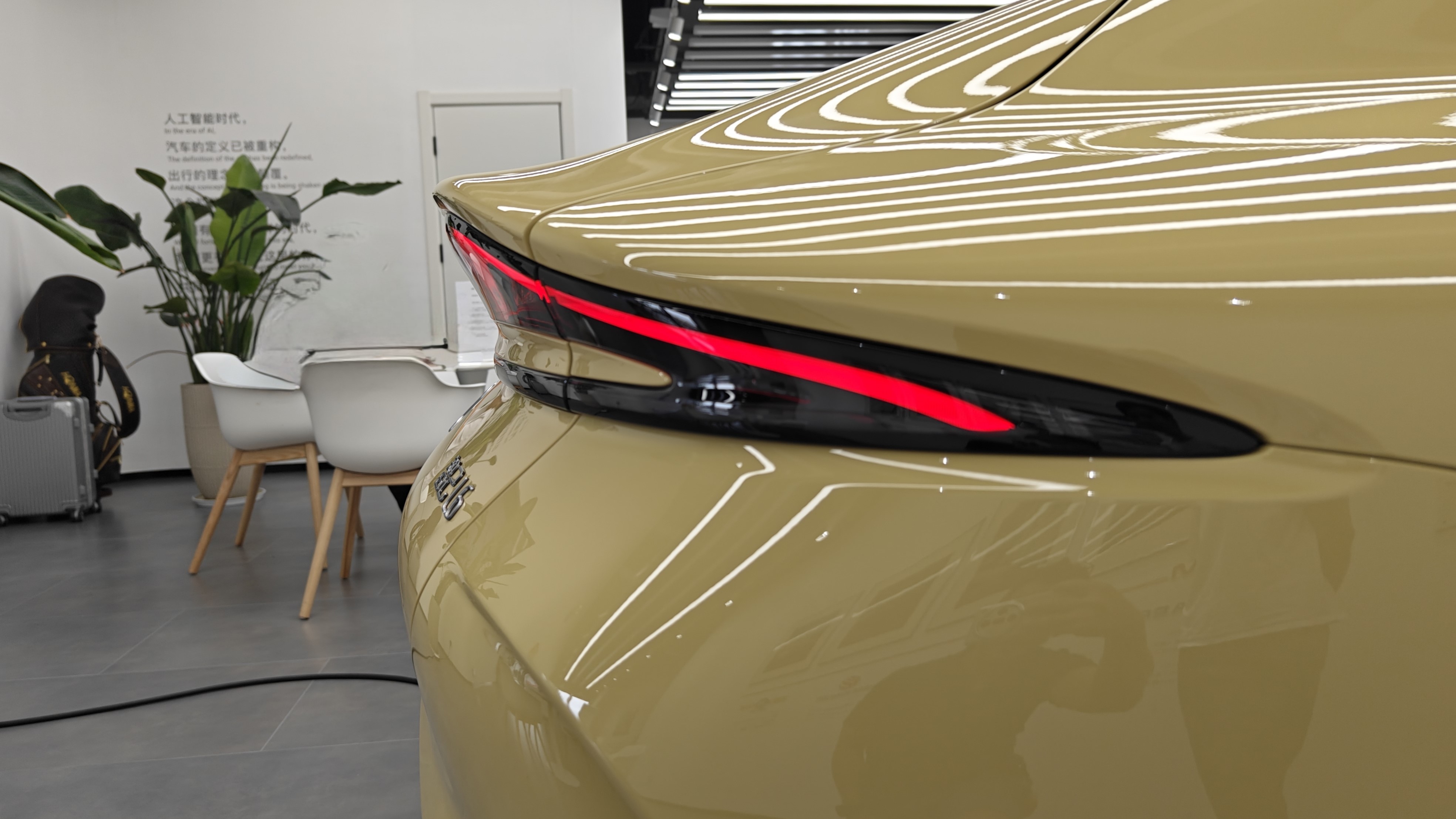 China's SAIC Motor Says It'll Mass-Produce Solid-State EV Batteries by ...