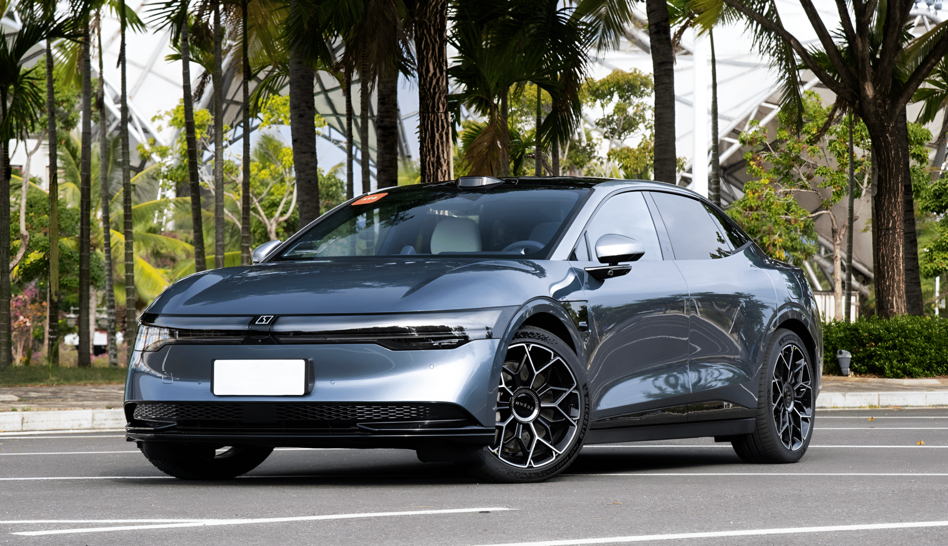 Sunday China Drive | Zeekr 007: fast and luxurious