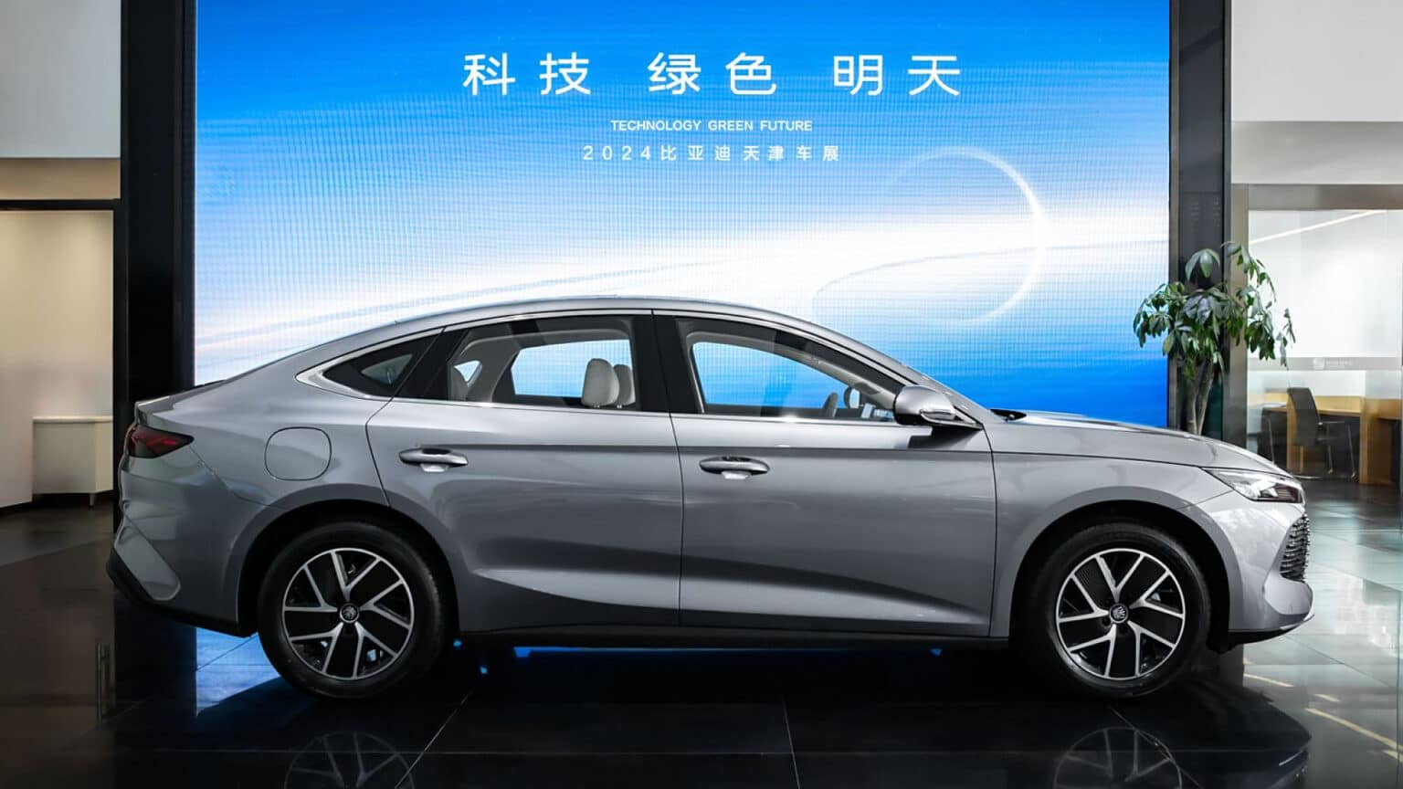 BYD Qin L DM-i arrived at dealers before the launch